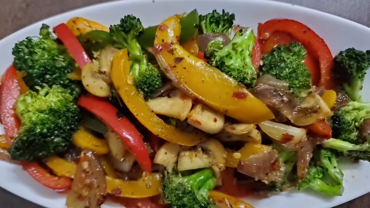 How To Use Mustard Seeds In Cooking? Check Out These 10 Methods[With ...